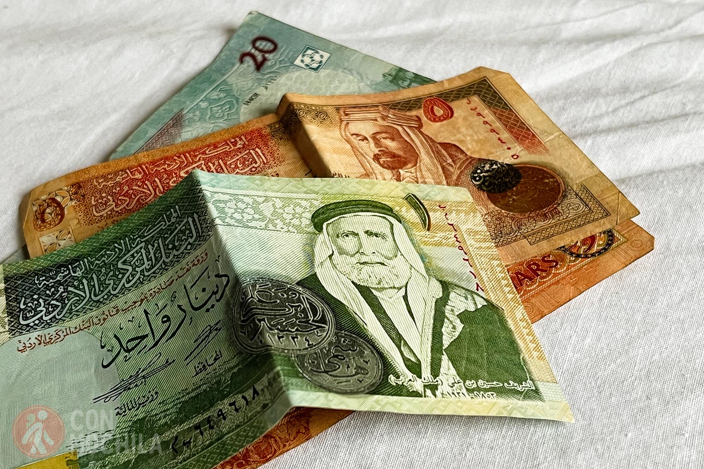 Moneda Jordania (dinar): Cambio, tarjetas y cajeros